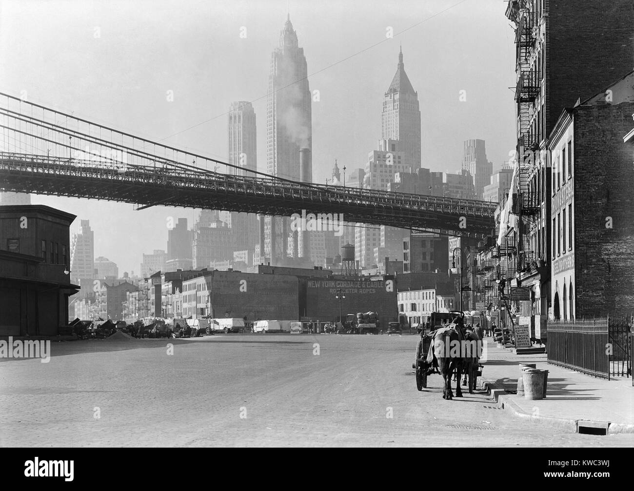 New york 1930s street hi-res stock photography and images - Alamy