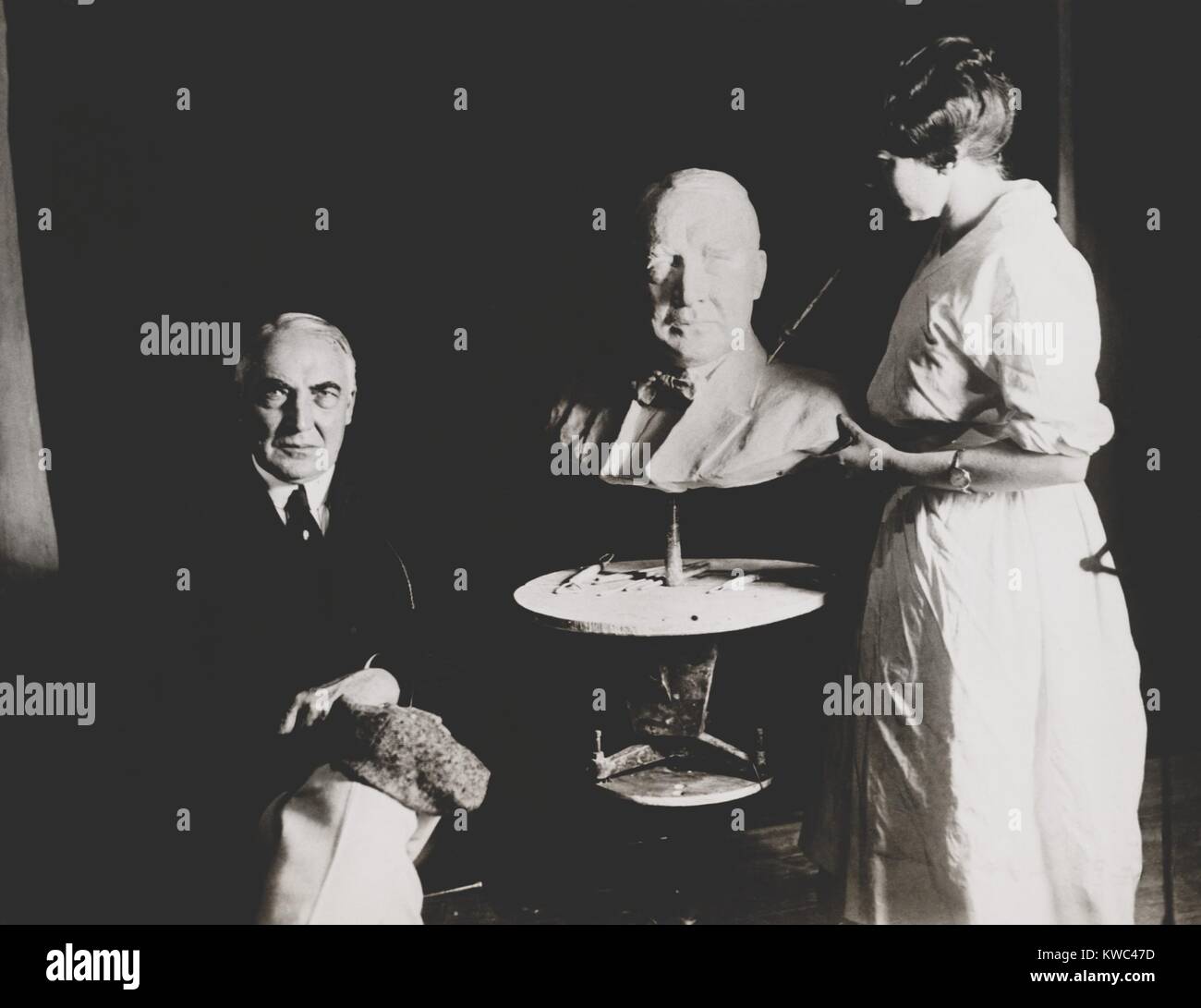 1920s sculpture hi-res stock photography and images - Alamy