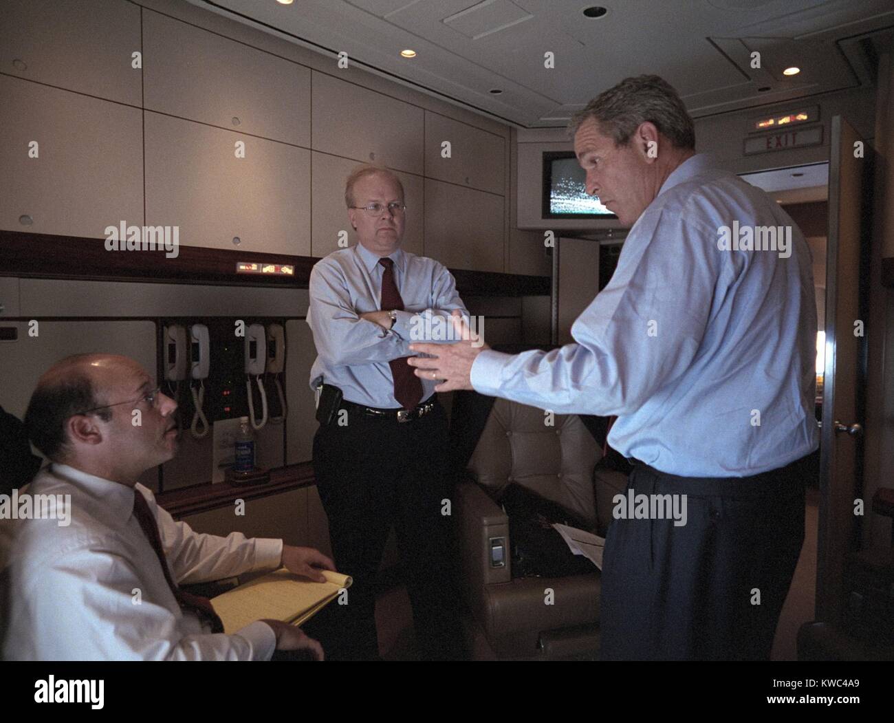 President George W. Bush with Ari Fleischer (left) and Karl Rove on Air ...