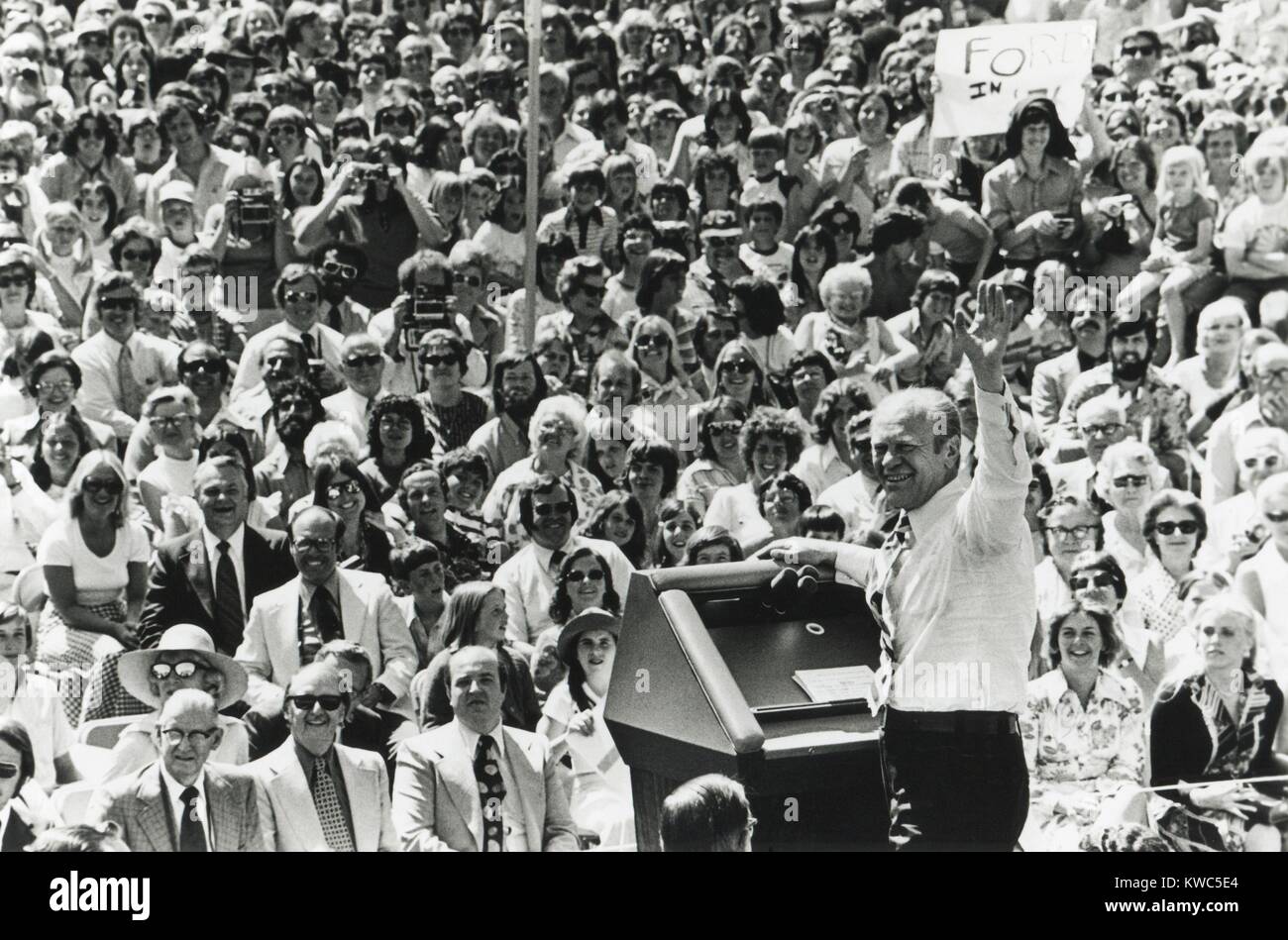 President Gerald Ford campaigns in Walnut Creek, California, May 26 ...