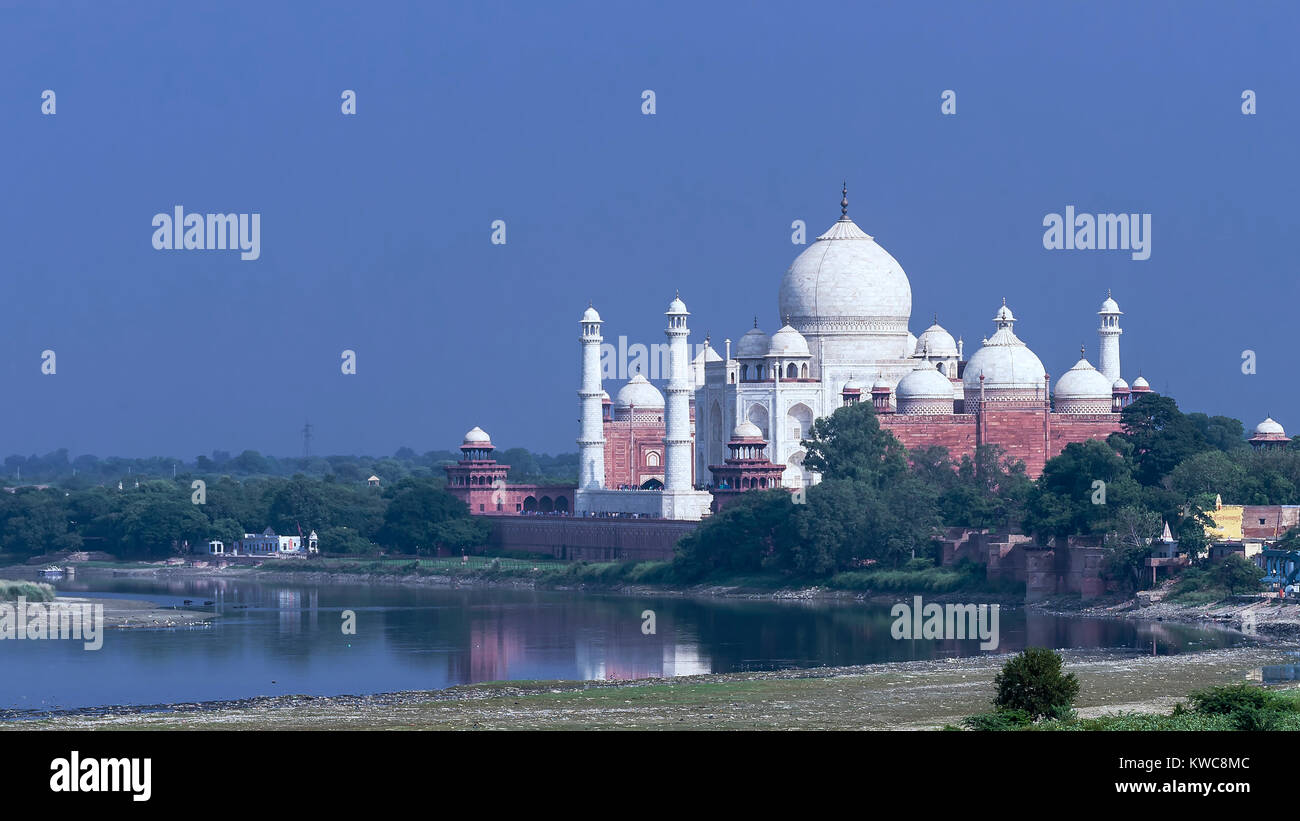 Taj mahal aerial view hi-res stock photography and images - Alamy