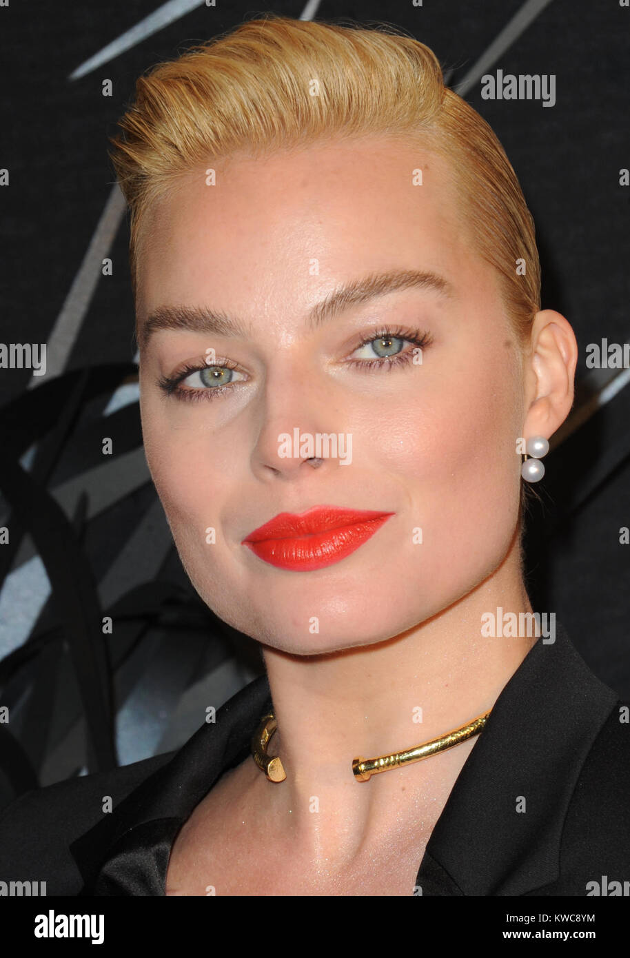 NEW YORK, NY - NOVEMBER 20: Margot Robbie attends the awarding of the ...