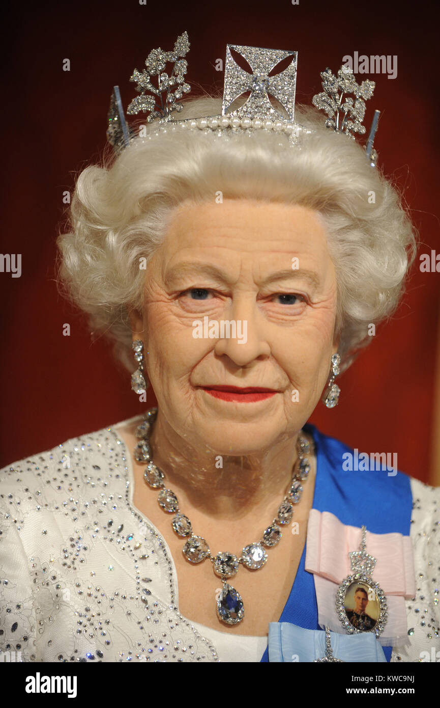 NEW YORK, NY - OCTOBER 23: A Madame Tussauds wax figure of Queen ...