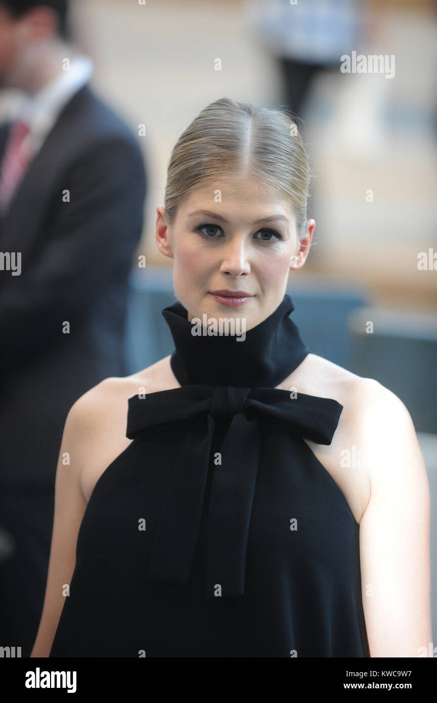 NEW YORK, NY - SEPTEMBER 26: Rosamund Pike attends the Opening Night ...