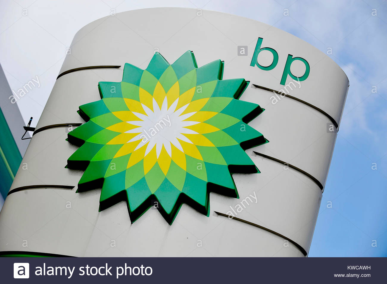 Bp Petrol Station Sign Stock Photos & Bp Petrol Station Sign Stock ...