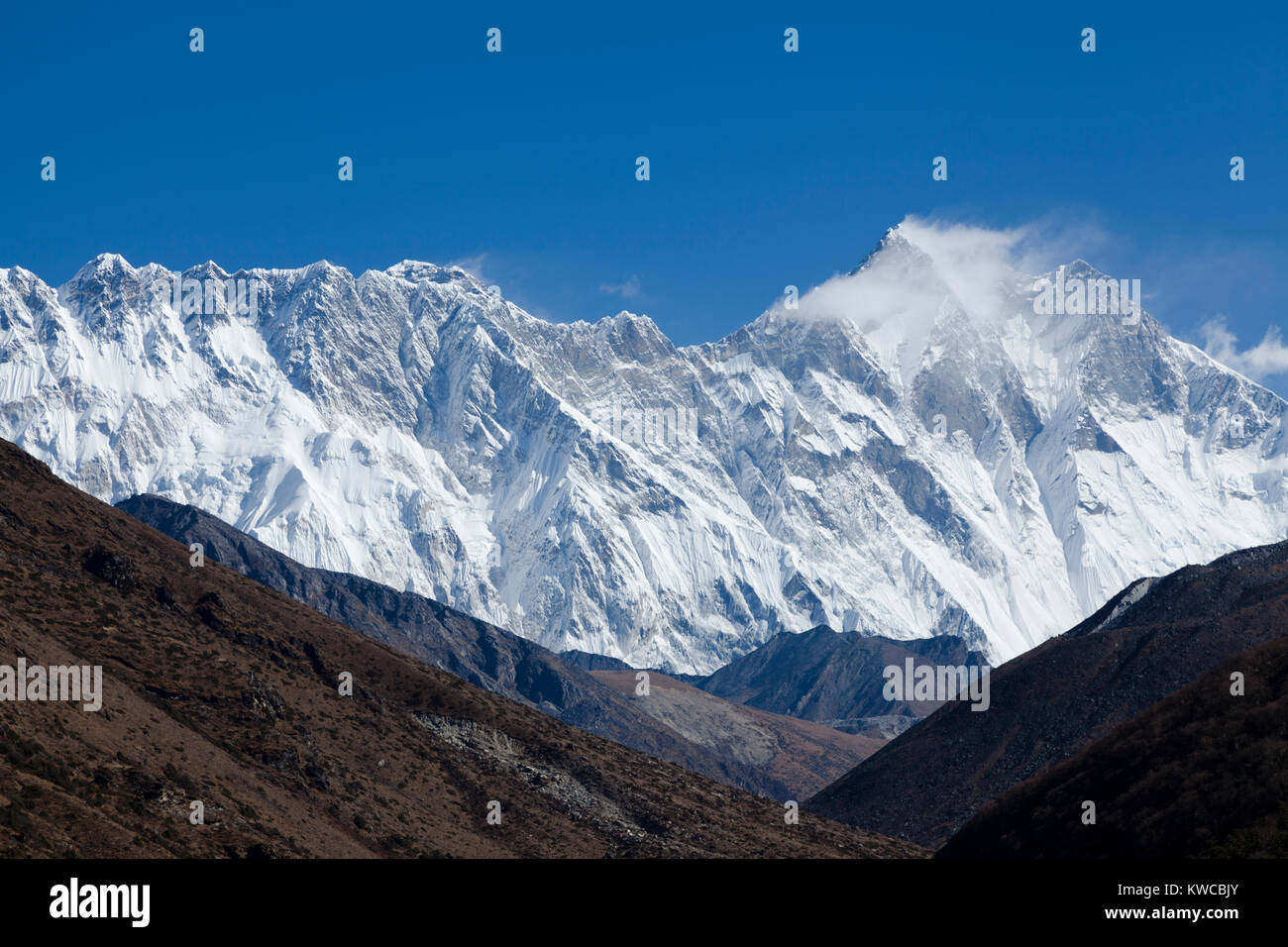 Mounts Everest and Lothse, way to Everest base camp Stock Photo - Alamy