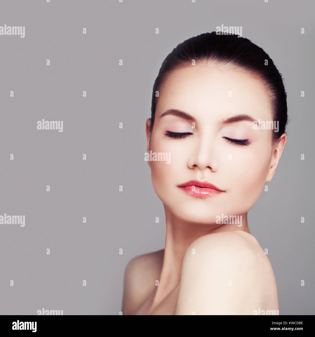 Perfect face hi-res stock photography and images - Alamy