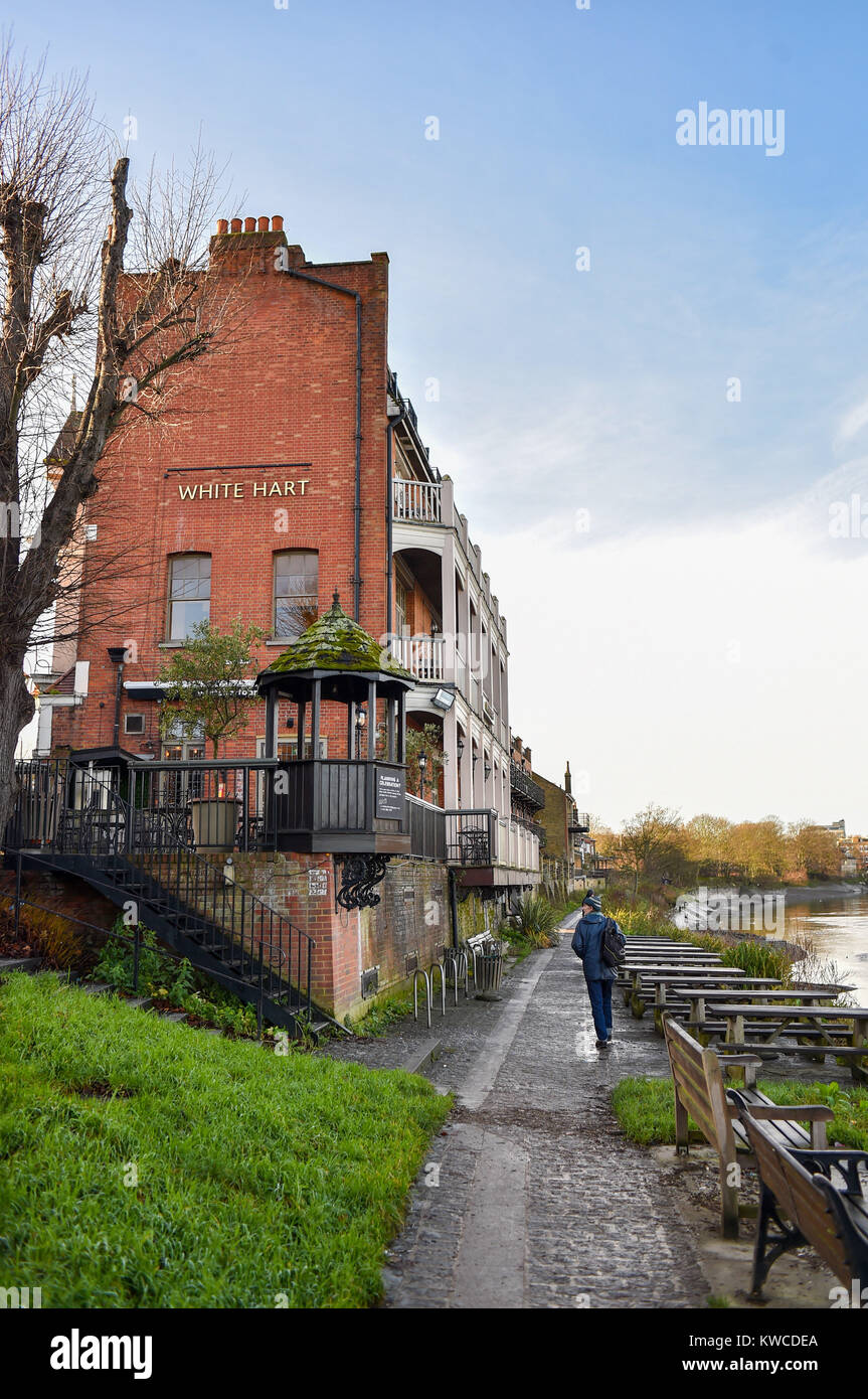 White hart barnes london hi-res stock photography and images - Alamy