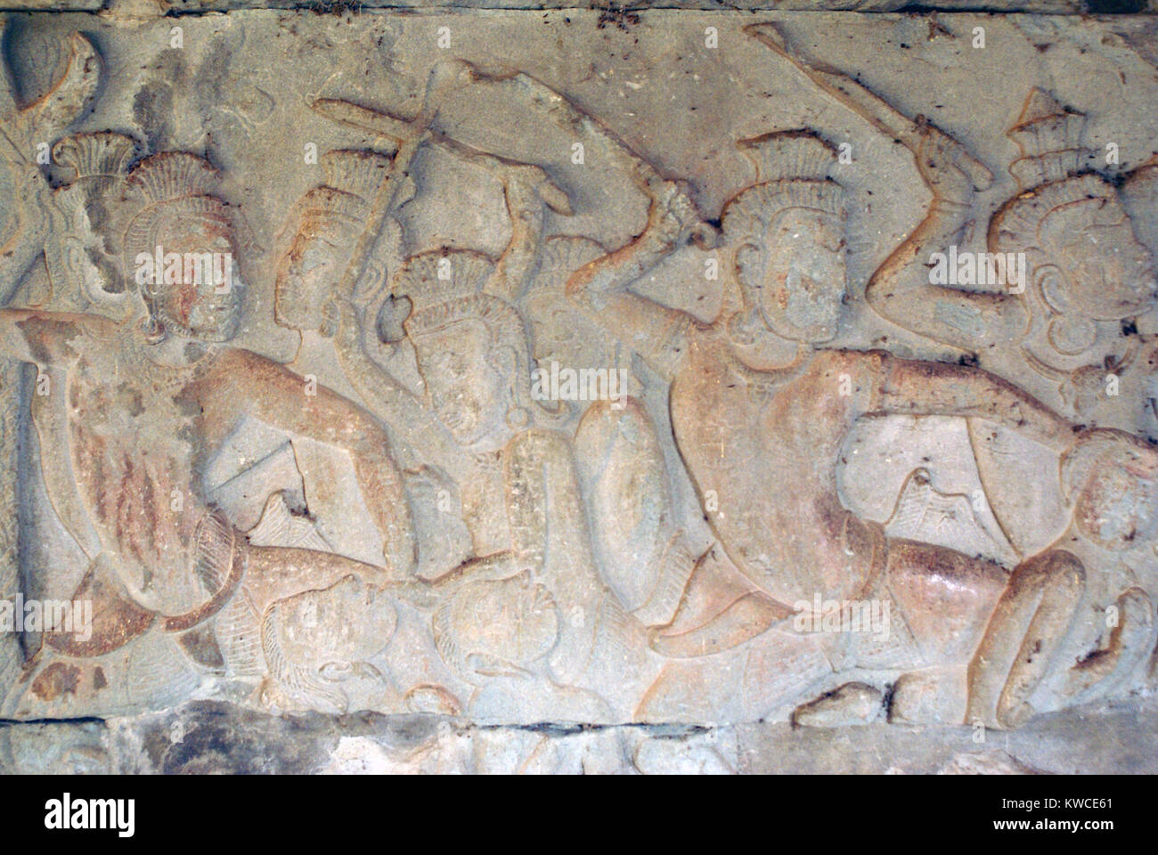Warriors in Mahabharata, Wall of Angkor wat Stock Photo - Alamy