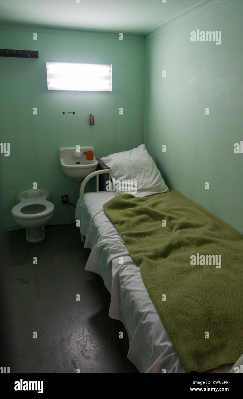 New york prison cell hi-res stock photography and images - Alamy