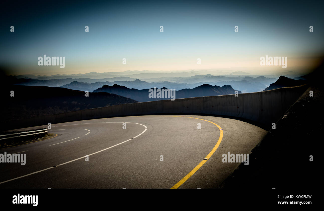 Street Omani Mountains at Jabal Akhdar in Al Hajar Mountains, Oman at ...