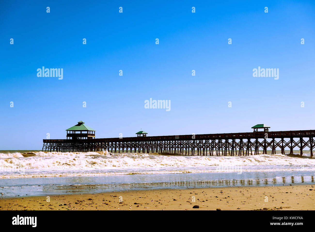 Scenic wooden pier clear hi-res stock photography and images - Alamy