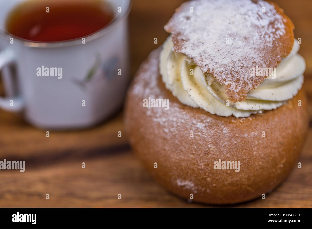 Speed cake hi-res stock photography and images - Alamy