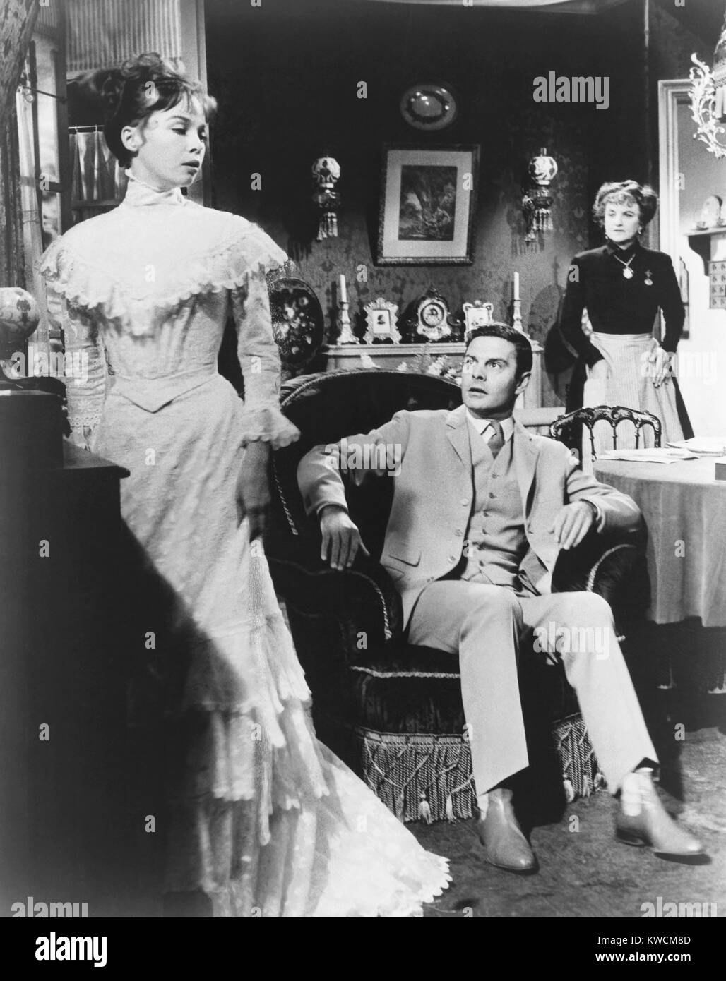 GIGI, from left: Leslie Caron, Louis Jordan, Hermione Gingold, 1958 ...