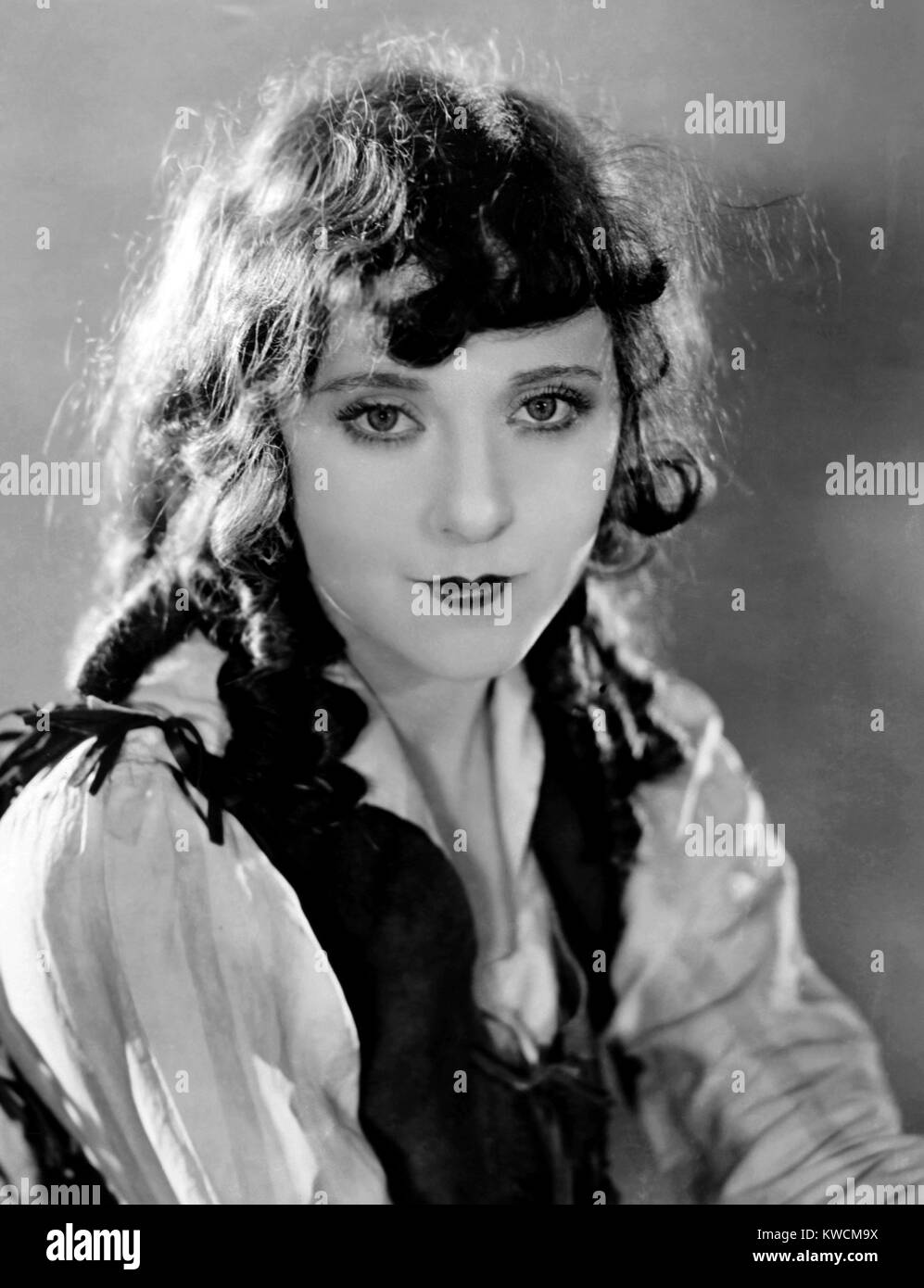 GIRL SHY, Jobyna Ralston, 1924 Stock Photo - Alamy