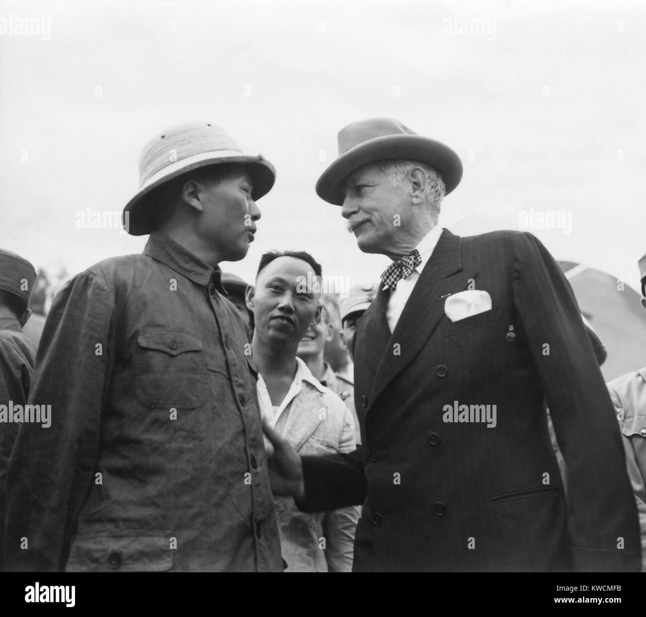Mao Zedong and U.S. Ambassador Patrick Hurley at Chongqing (Chungking ...