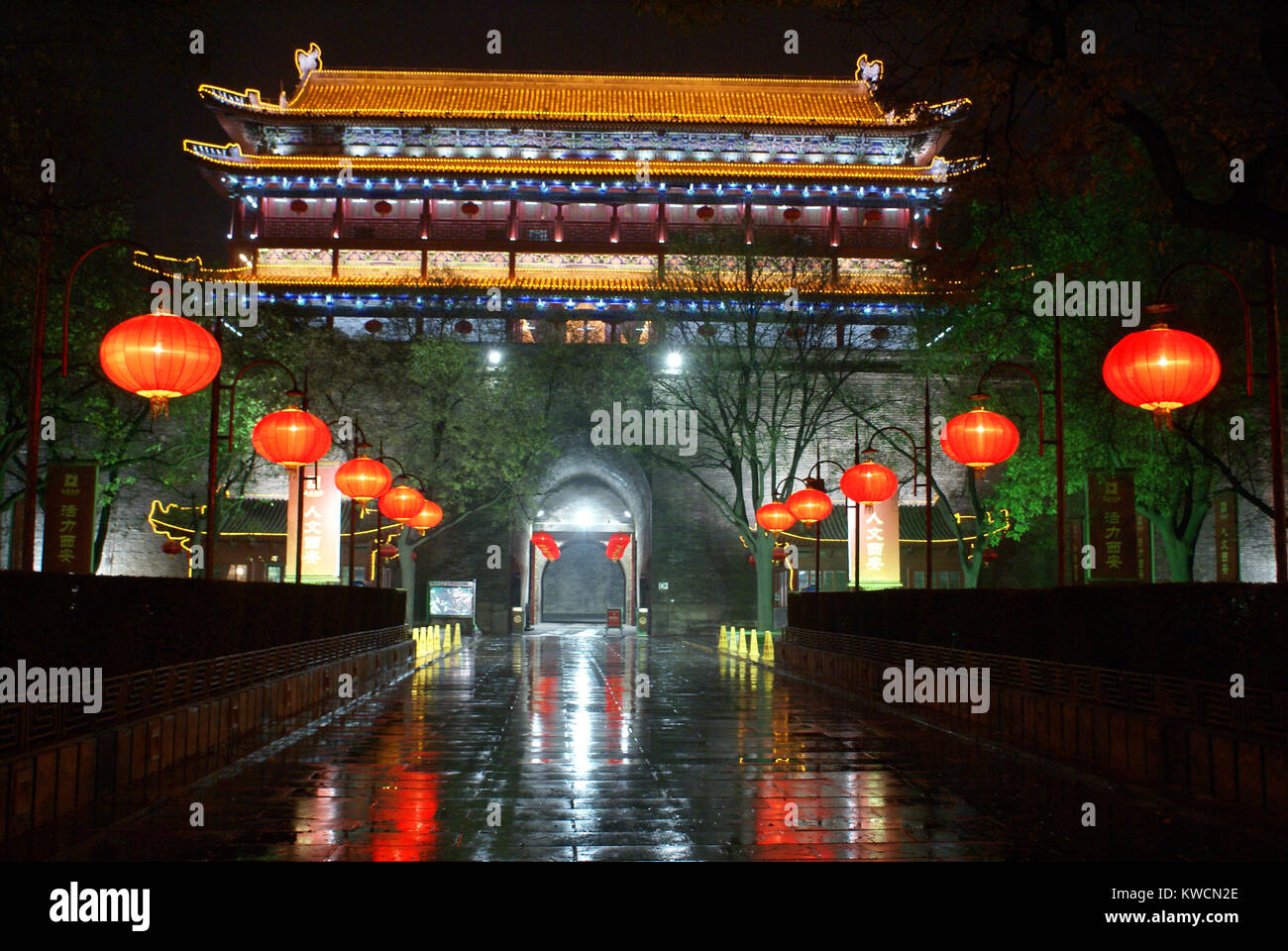 Gate in Sian at night, China Stock Photo - Alamy
