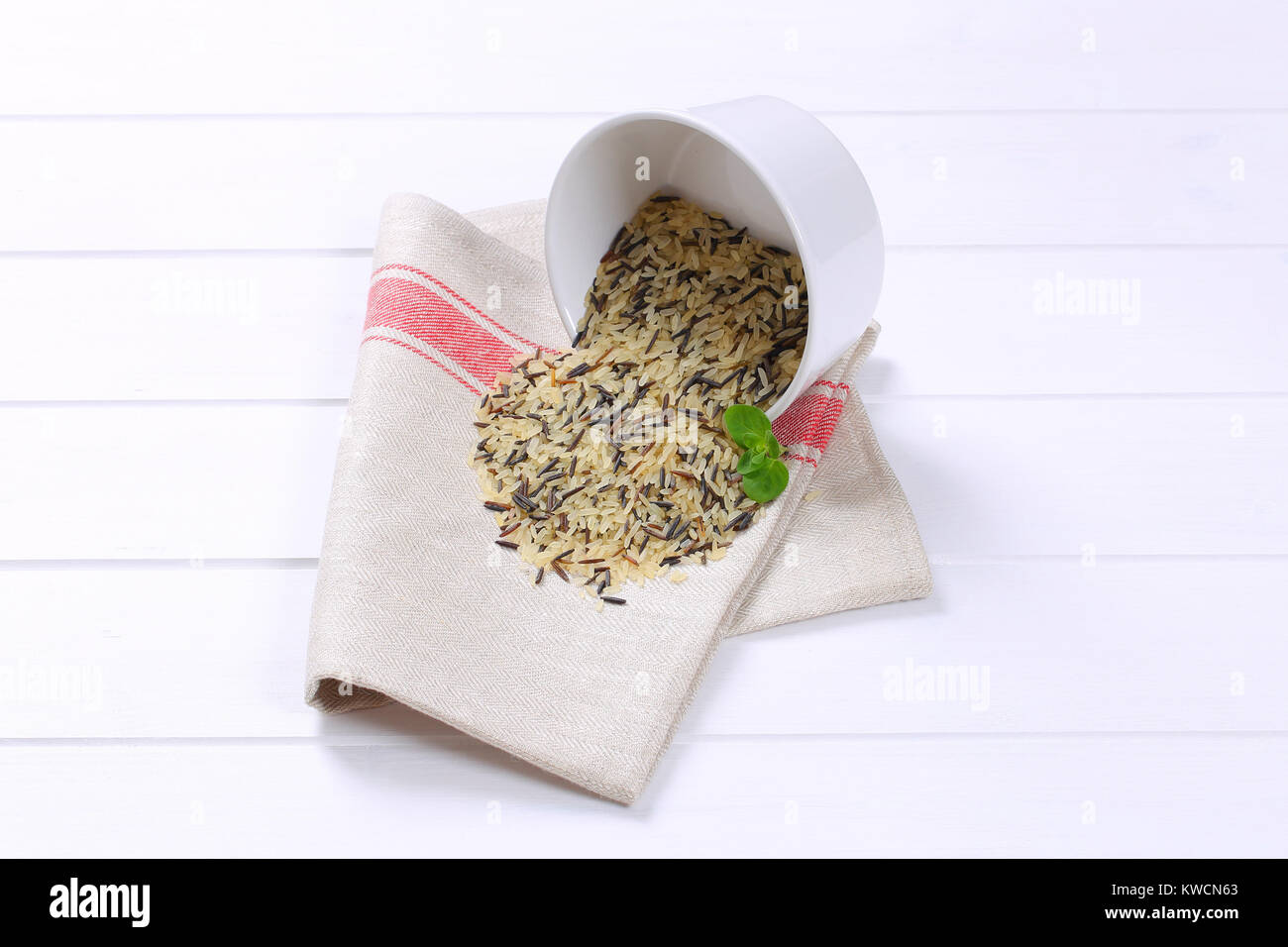 Spilt rice hi-res stock photography and images - Alamy