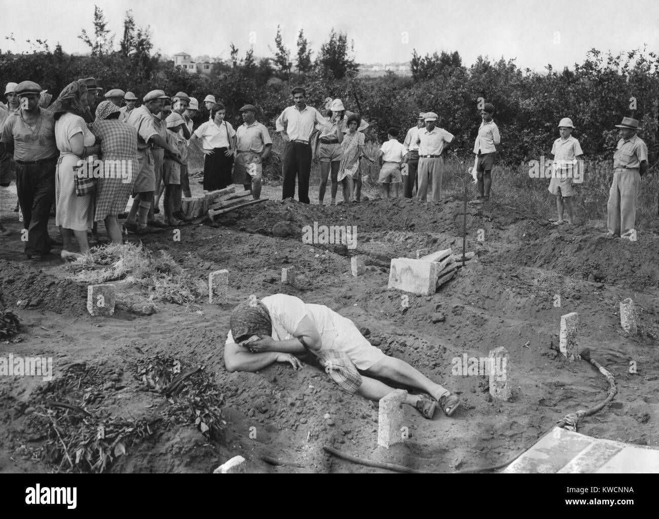 Grief Soldier High Resolution Stock Photography and Images - Alamy