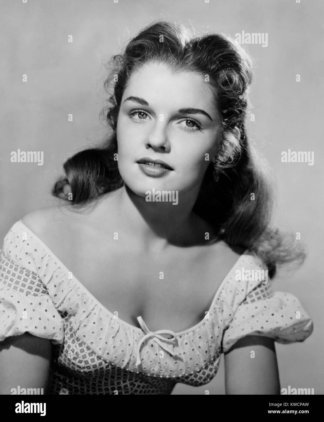 JOE DAKOTA, Luana Patten, 1957 Stock Photo - Alamy