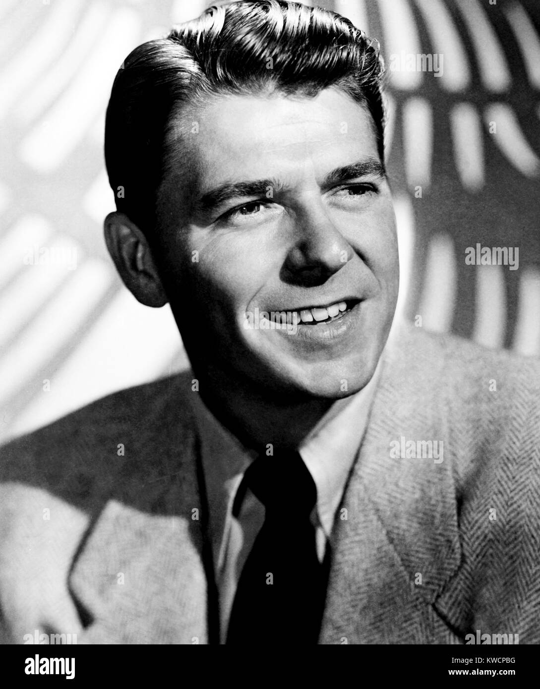 JOHN LOVES MARY, Ronald Reagan, 1949 Stock Photo - Alamy