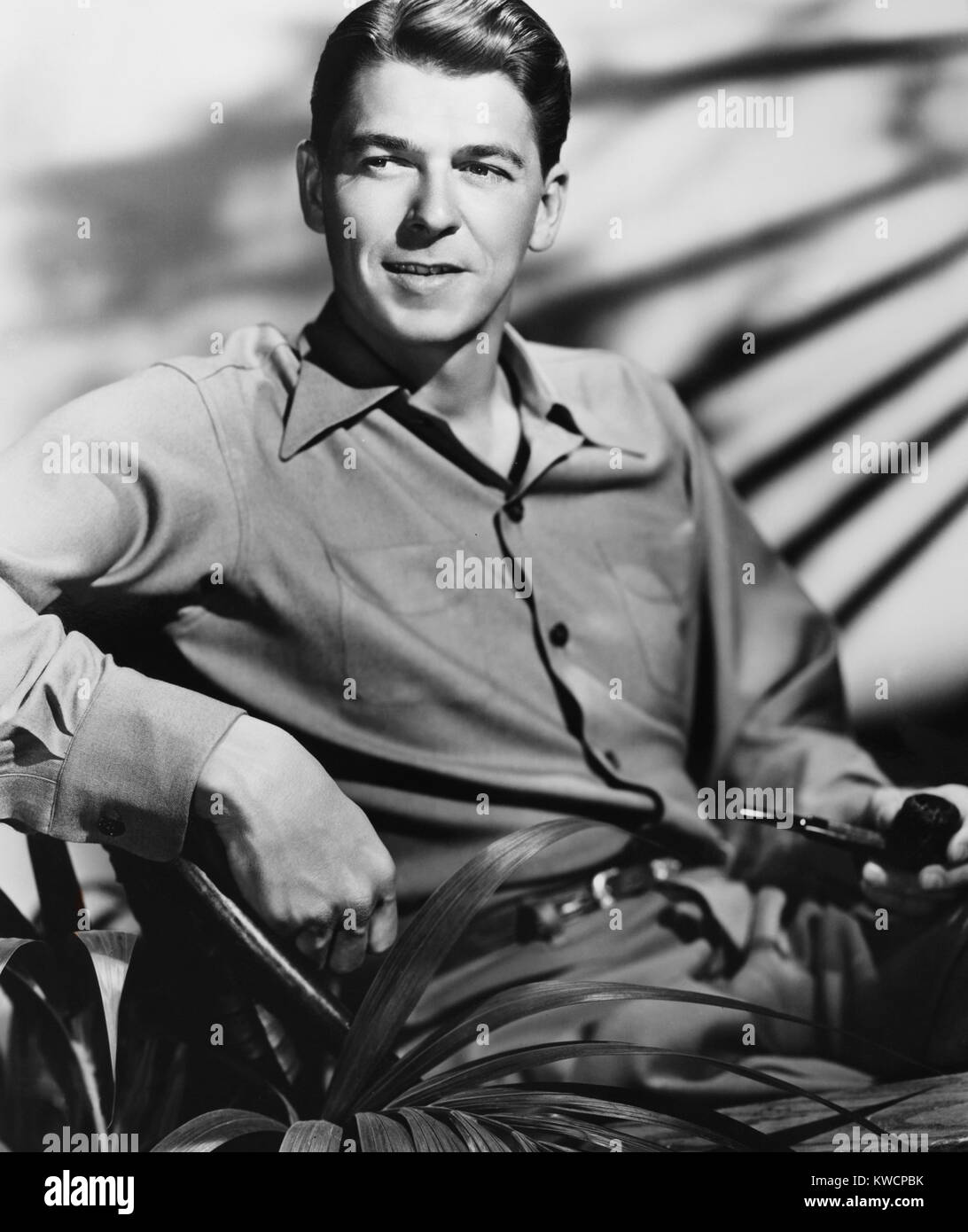 JOHN LOVES MARY, Ronald Reagan, 1949 Stock Photo - Alamy