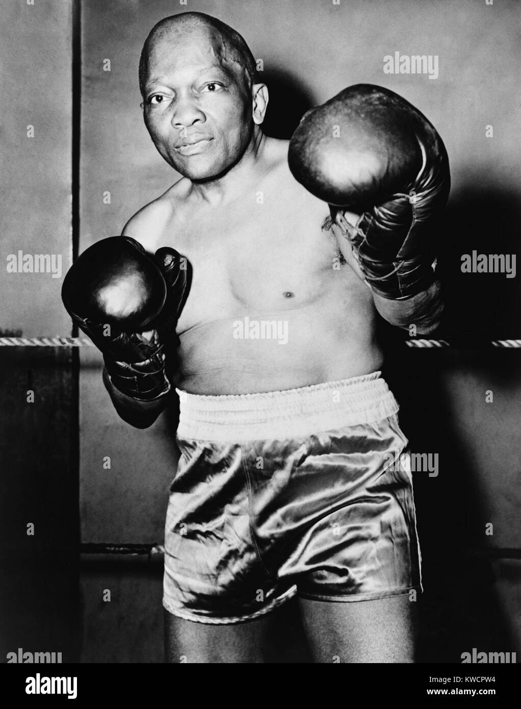 Former Heavyweight champion Jack Johnson in boxing pose. Ca. 1930s ...