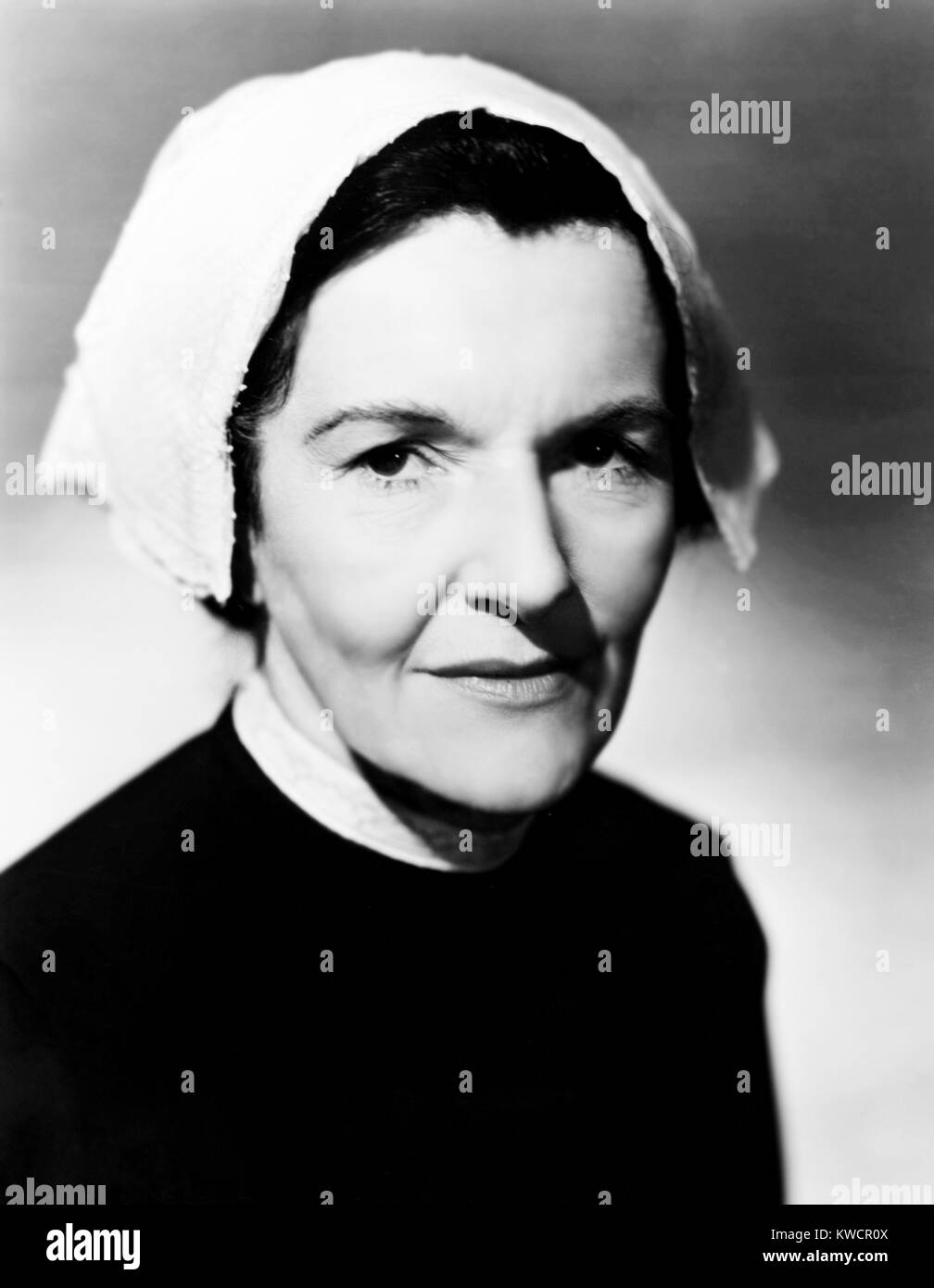 THE LAMP STILL BURNS, Cathleen Nesbitt, 1943 Stock Photo - Alamy