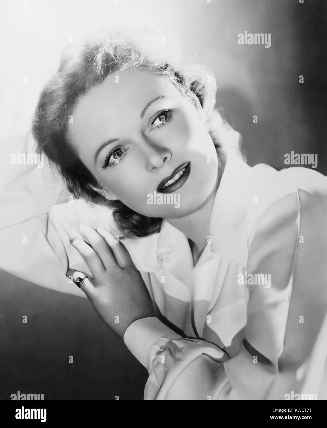 YELLOW CANARY, Anna Neagle, 1943 Stock Photo - Alamy