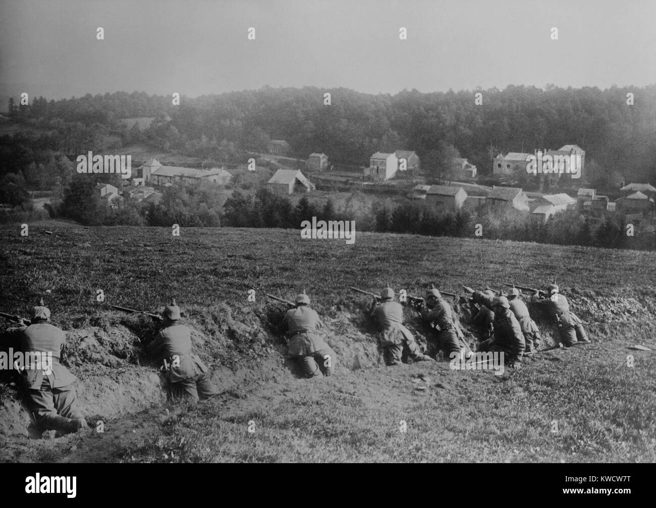 World war 1 trenches hi-res stock photography and images - Alamy