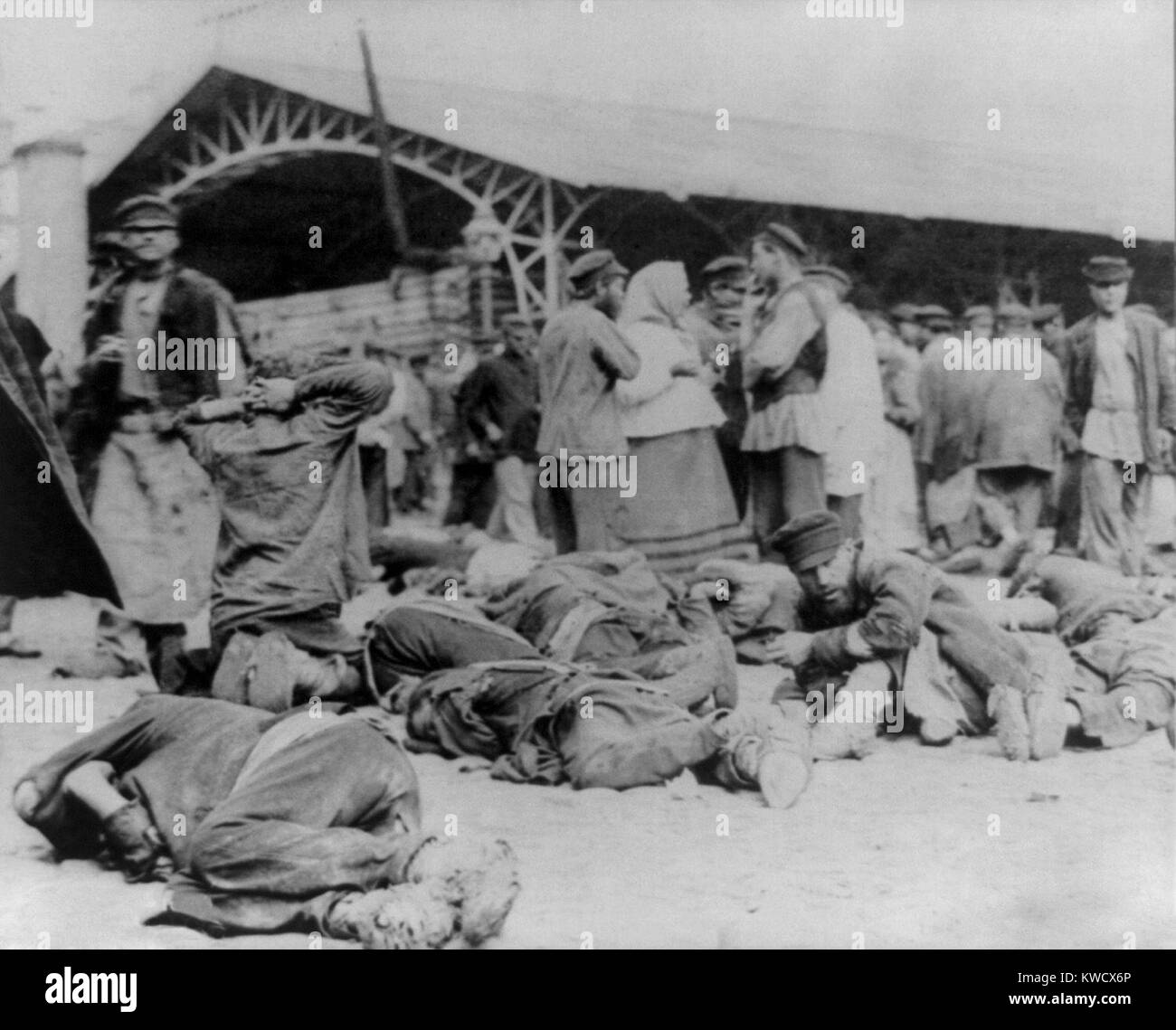 Poor woman 1900's hi-res stock photography and images - Alamy