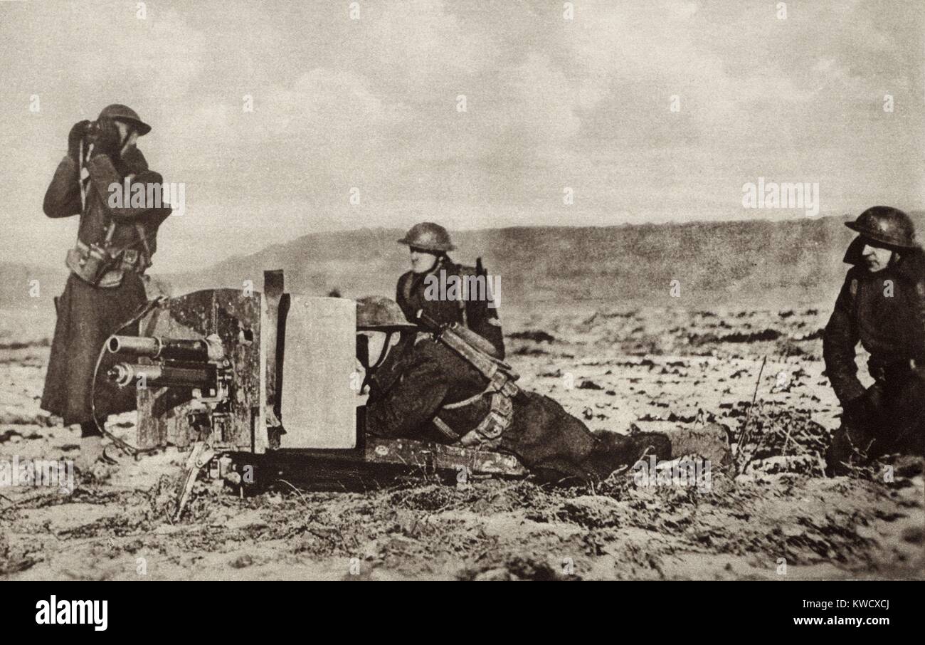 World War 1: Battle of the Argonne Forest. American machine gun crew ...