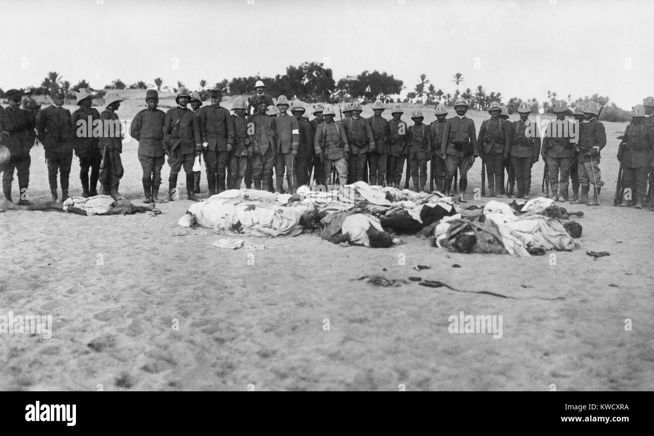 Soldiers gathered around Black and White Stock Photos & Images - Alamy