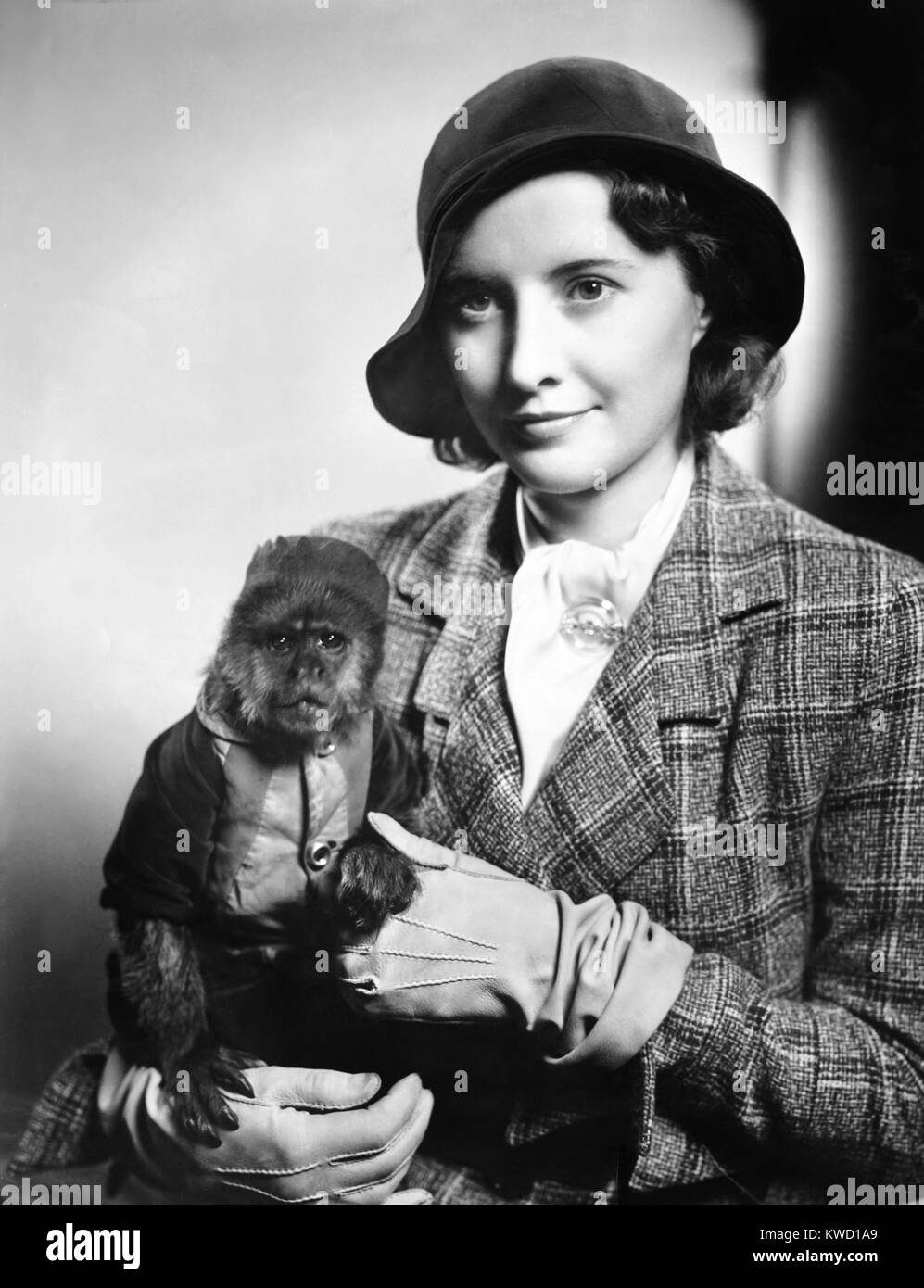 Barbara Stanwyck and friend, 1933 Stock Photo - Alamy
