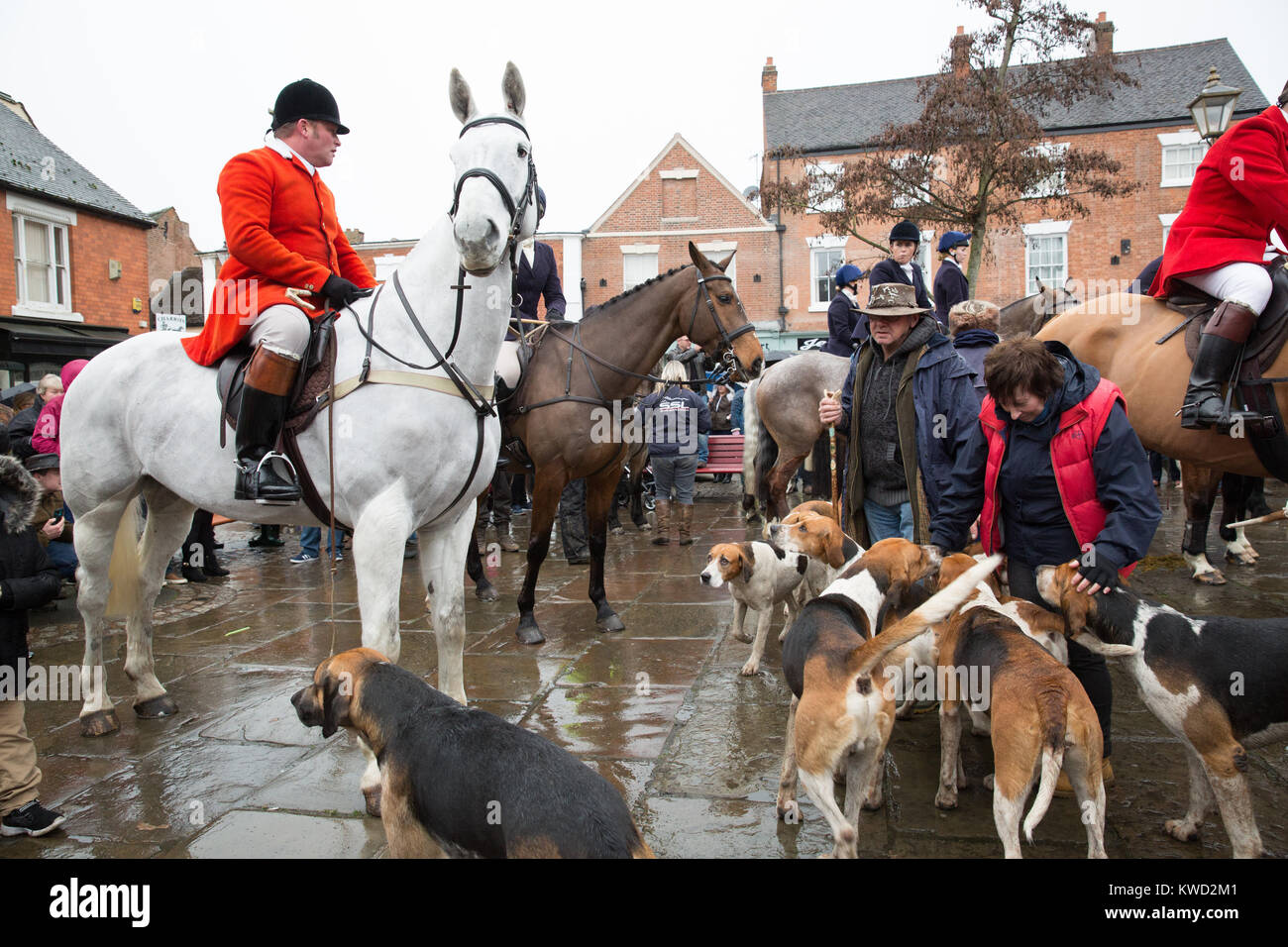 Atherstone hunt meeting on New Years day in the Market Square ...