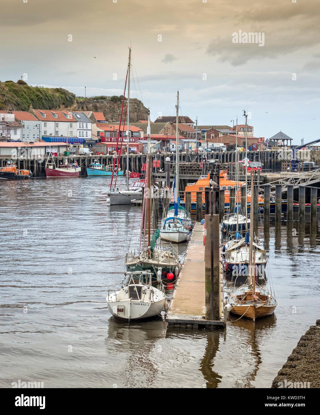 Whitby harbour hi-res stock photography and images - Alamy