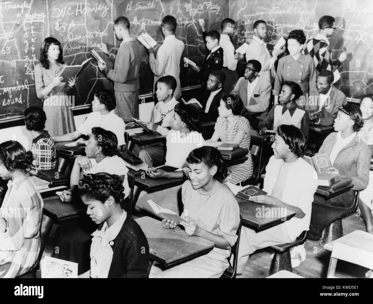 School blackboard 1940s hi-res stock photography and images - Alamy