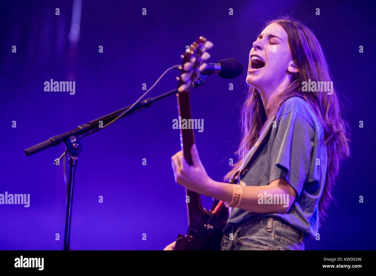 The American pop rock band HAIM consists of the three Haim-sisters Este ...