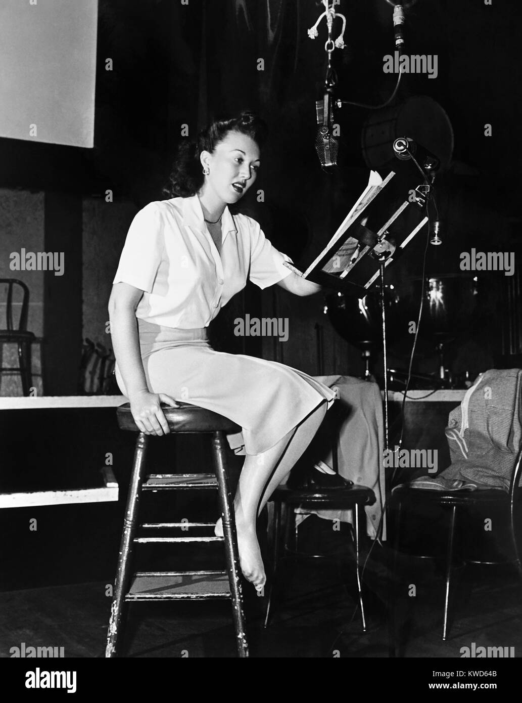 SHADY LADY, Ginny Simms in the recording studio, 1945 Stock Photo - Alamy
