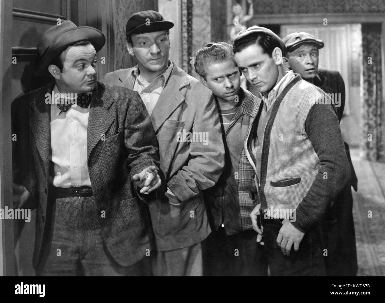 SMUGGLERS' COVE, from left: Leo Gorcey, Huntz Hall, Benny Bartlett ...