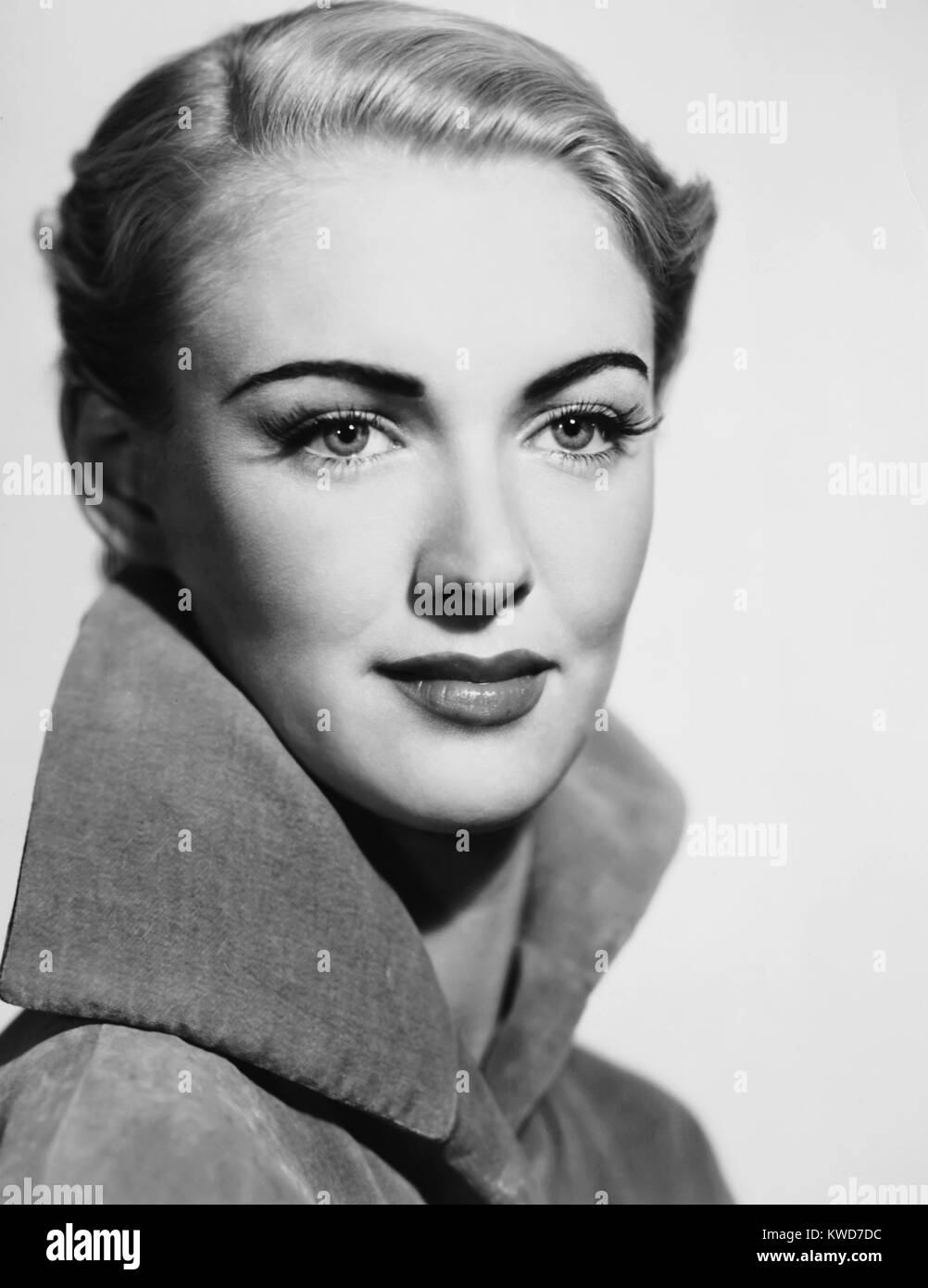 WATERFRONT, (aka WATERFRONT WOMAN), Susan Shaw, 1950 Stock Photo - Alamy