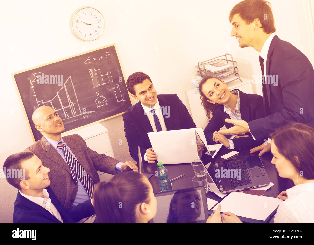 Business meeting multinational managing hi-res stock photography and ...