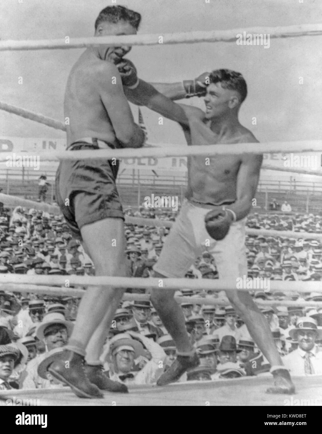 The knockout blow in the Jack Dempsey-Jess Willard fight, July 4, 1919 ...
