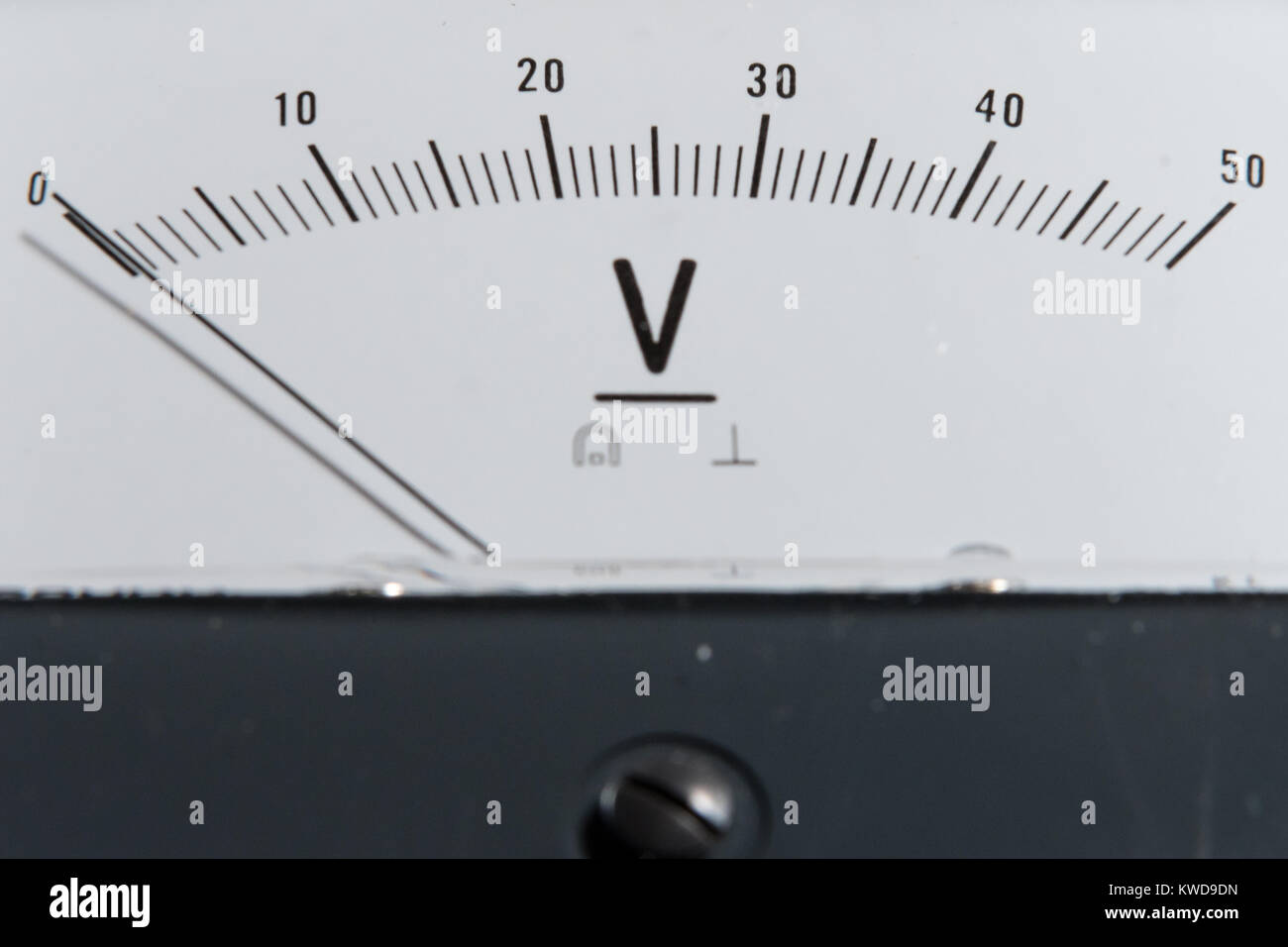 Detail of an analog voltmeter, pointer and scale Stock Photo - Alamy