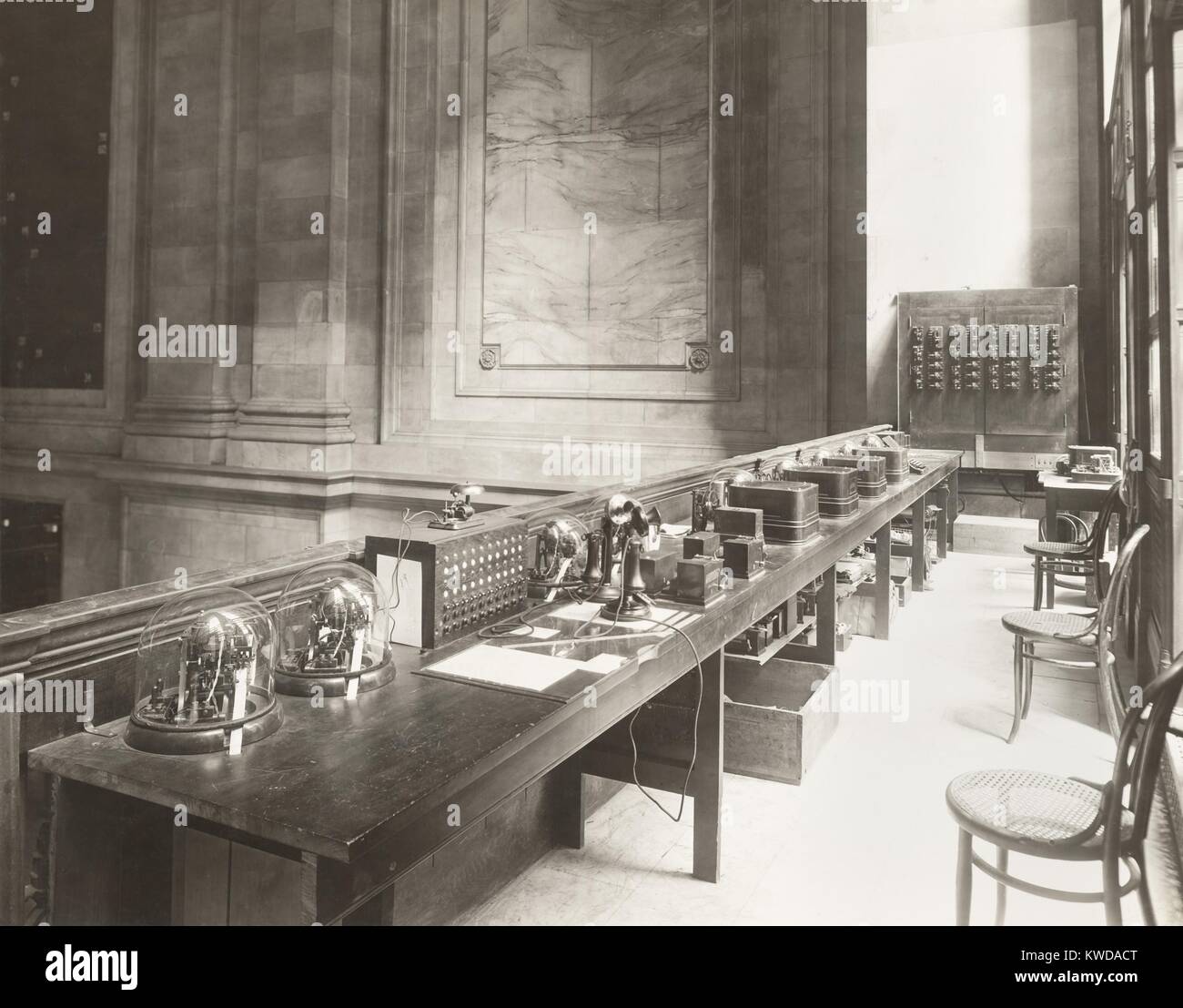 New telegraph apparatus hi-res stock photography and images - Alamy