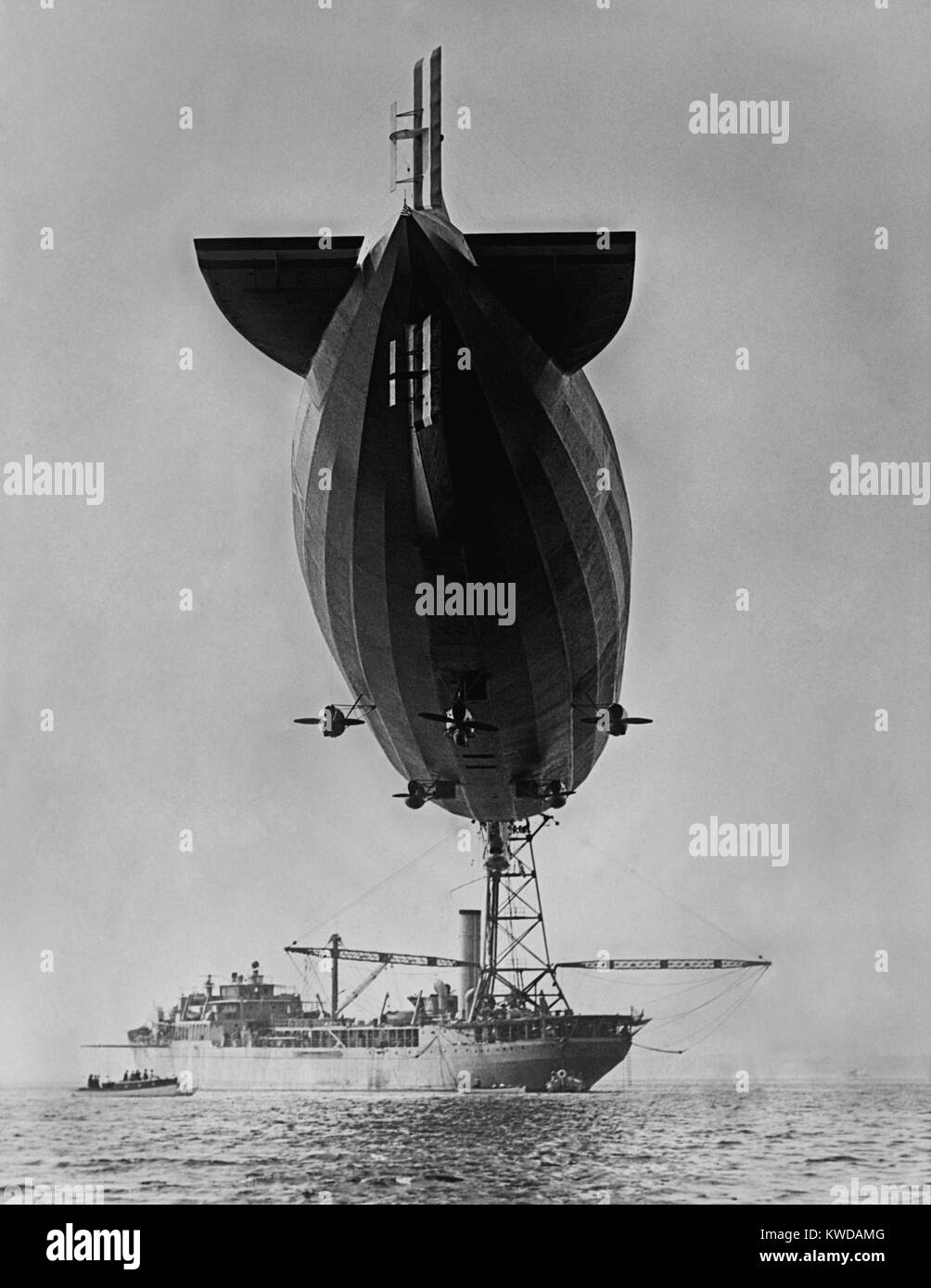 Transport transportation aviation airships hi-res stock photography and ...