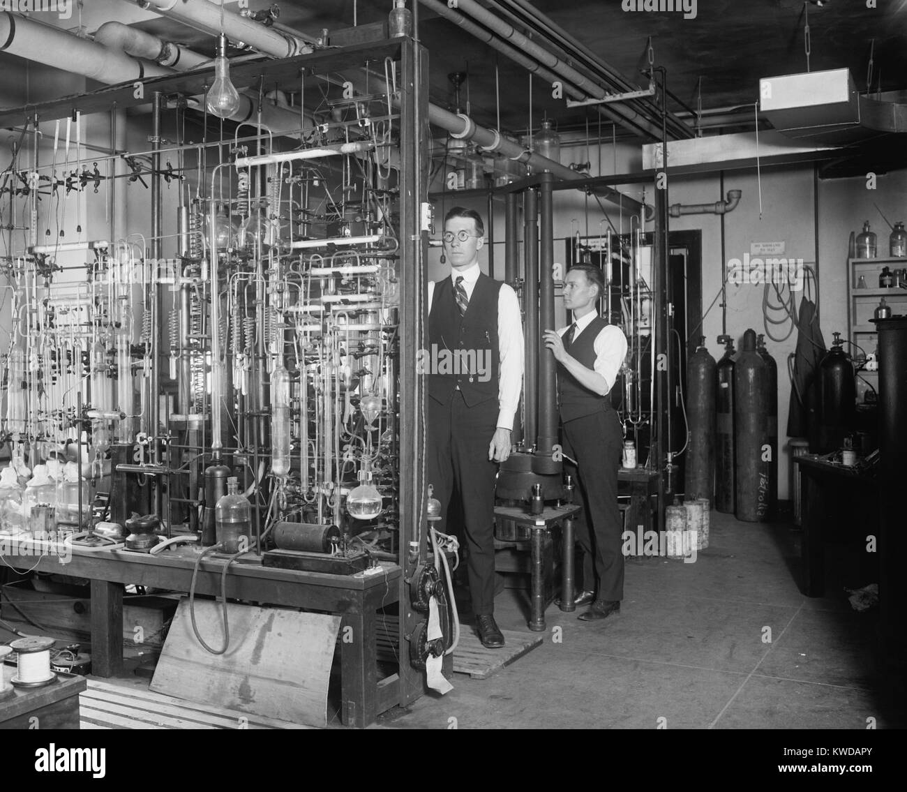 Helium production hi-res stock photography and images - Alamy