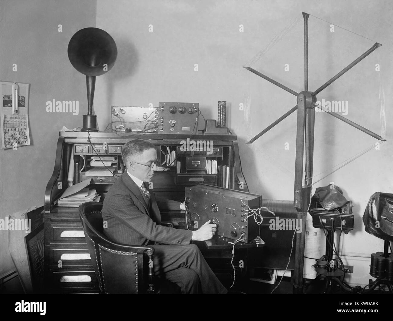 1940s radio antenna hi-res stock photography and images - Alamy