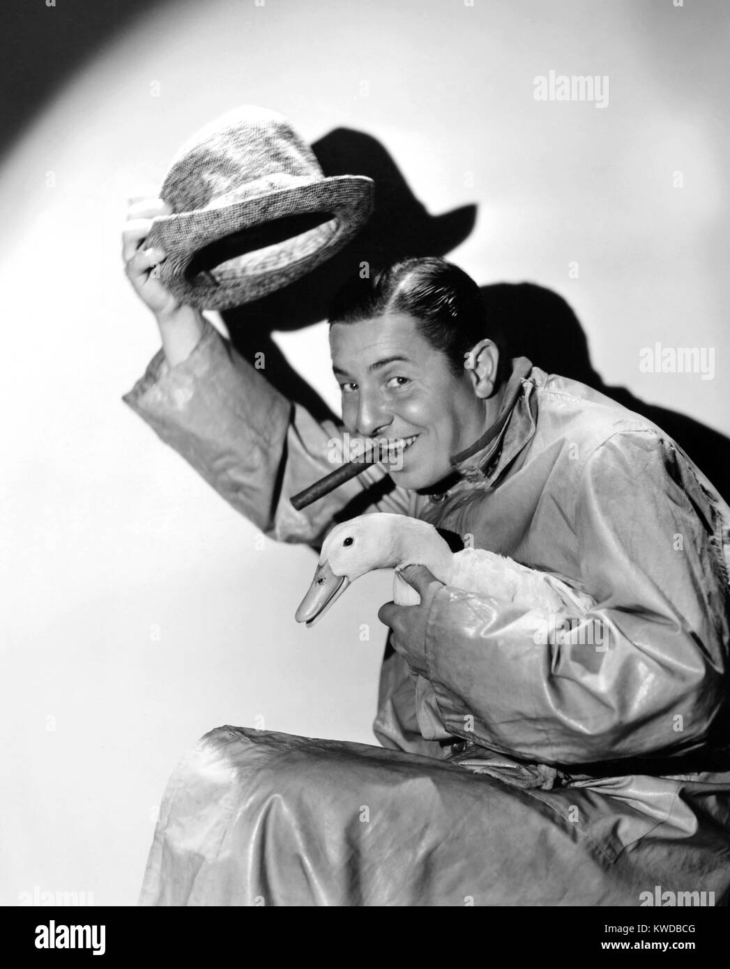 Joe Penner and his pet duck Goo Goo, 1934 Stock Photo - Alamy