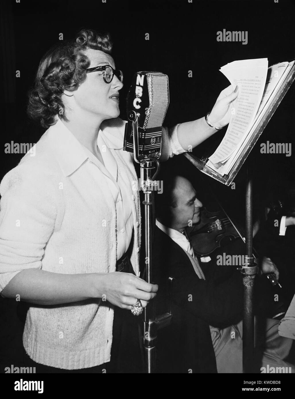 Jo Stafford at NBC radio, 1948 Stock Photo - Alamy